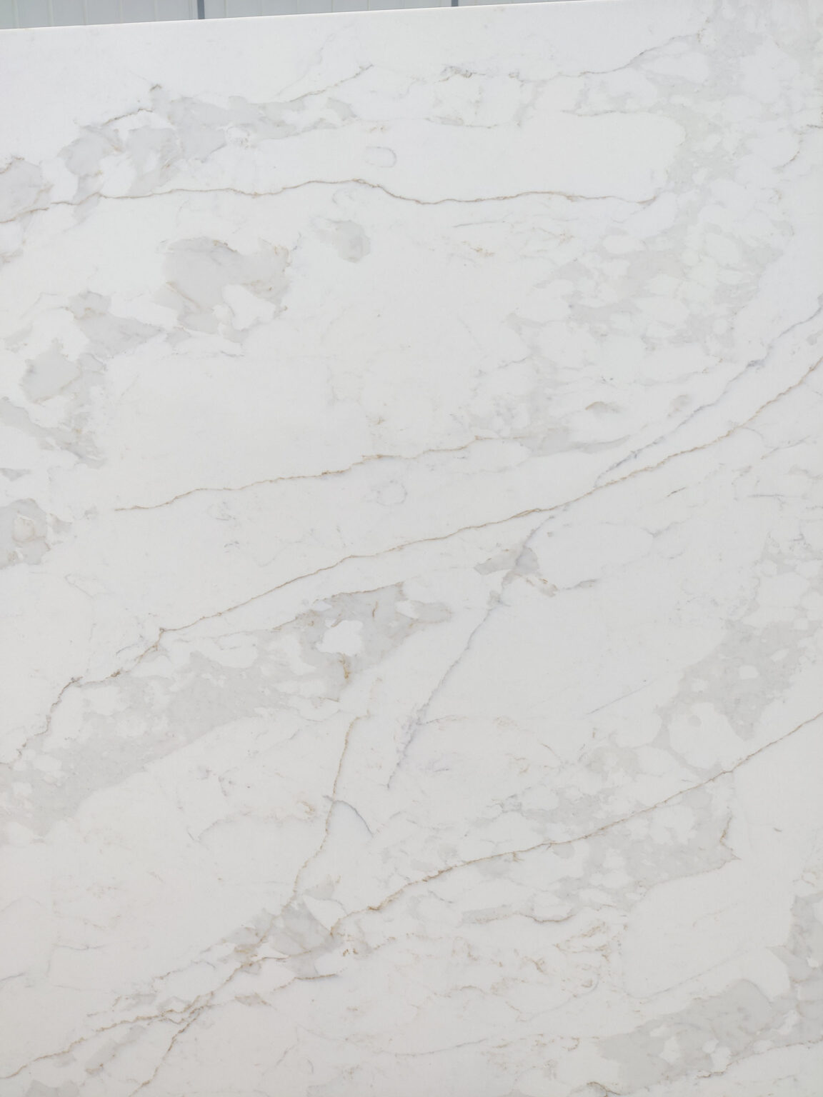 AEJ103 GOLD MEADOWS 2 CM QUARTZ – AEJ Granite Inc